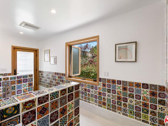 231 Loma Metisse Rd, Malibu, CA 90265 | MLS #26860
