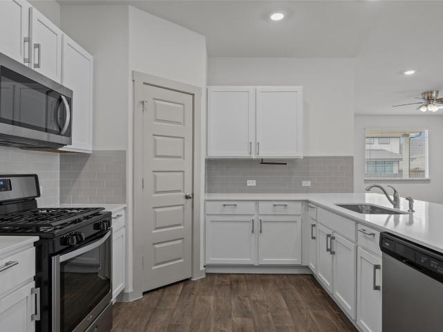 231 Lavaca River Ln