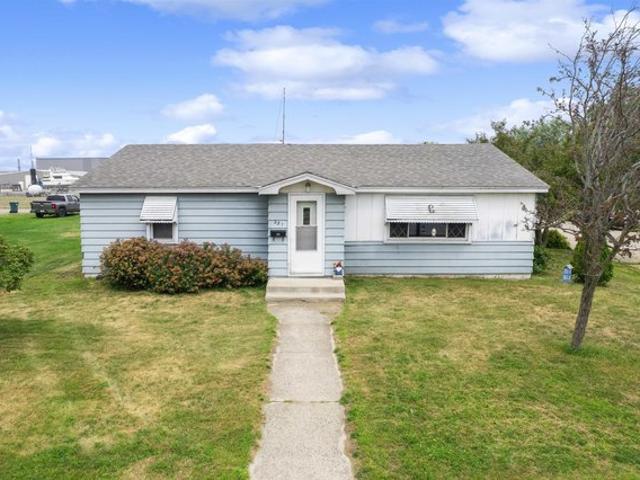 231 Lake St, Marinette, WI 54143