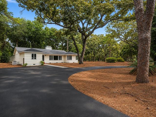 231 Live Oak Ln