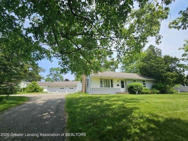 231 McArthur River Dr, Eaton Rapids, MI 48827