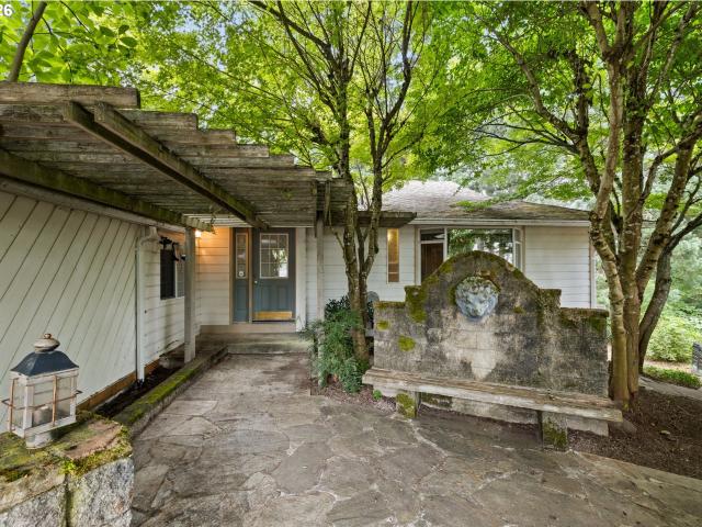 231 ne scott dr