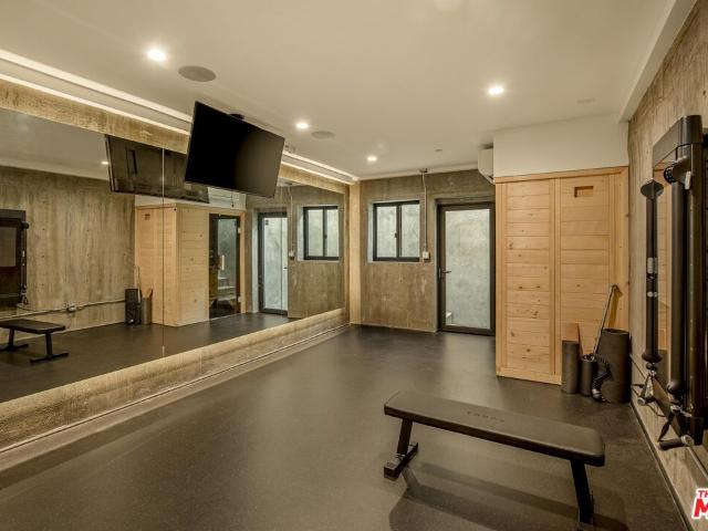 231 S Orchard Dr, Burbank, CA 91506 | MLS #26768
