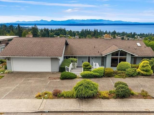231 Skyline Dr, Edmonds, WA 98020