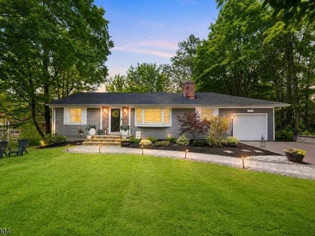 231 Stirling Rd, Watchung, NJ 07069