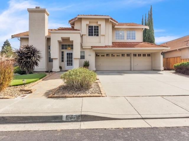 231 Sungate Ct, Vacaville, CA 95688