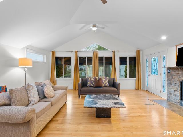 231 Pawson Rd, Branford, CT 06405 | MLS #24175
