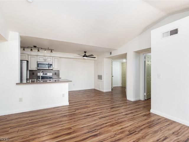 231 W Horizon Ridge Parkway 328
