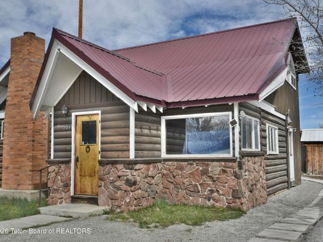 231 W Magnolia St, Pinedale, WY 82941 | MLS #26 610 | Compass
