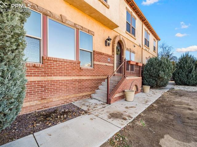 231 W Riverwalk Drive