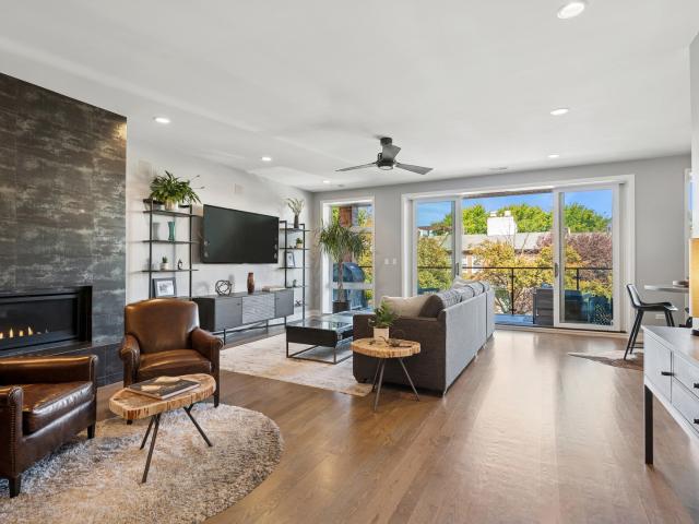 231 W Scott St, Unit 2, Chicago, IL 60610 | MLS #12617 | Compass