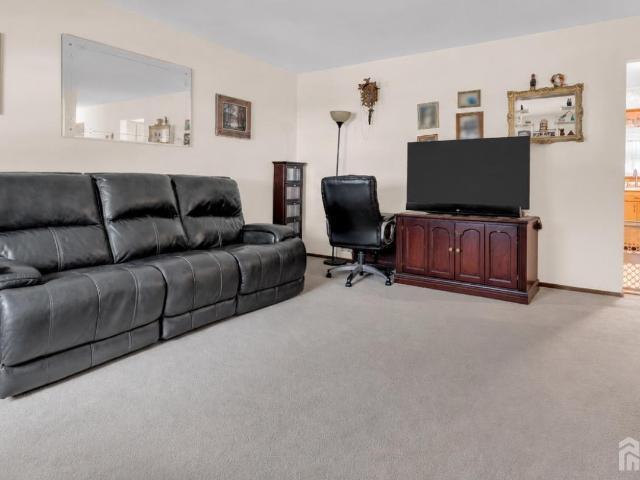 231 Temple Way