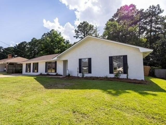 231 Twin Oaks Rd W, Pineville, LA 71360