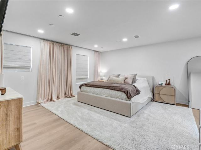 23245 Gonzales Dr, Woodland Hills, CA 91367 | MLS #SR26027