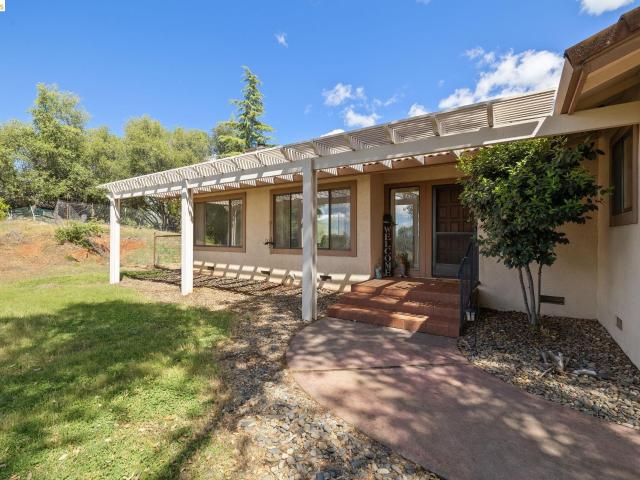 23245 Isabella Ct