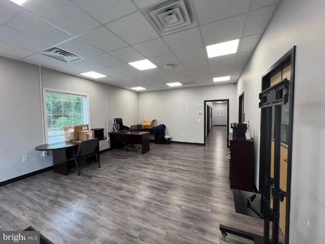 2324 N Zion Road # 105 106