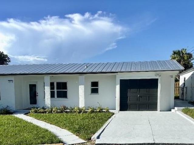 2324 NE Pine Ridge St, Jensen Beach, FL 34957