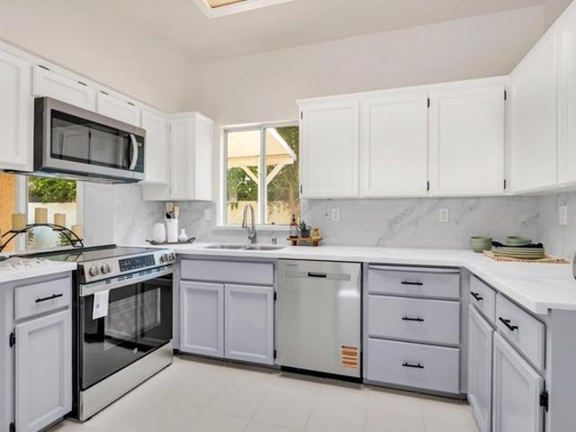 2324 E Fir Ave, Fresno, CA 93720