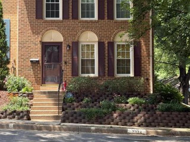 2324 Harleyford Ct, Reston, VA 20191
