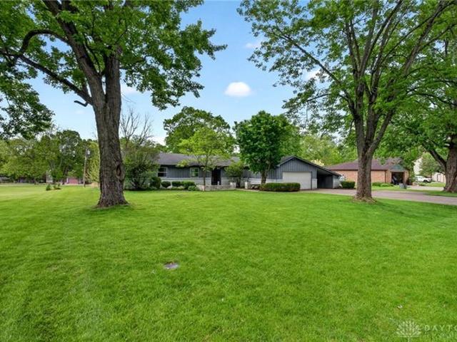 2324 Ivy Crest Dr, Bellbrook, OH 45305
