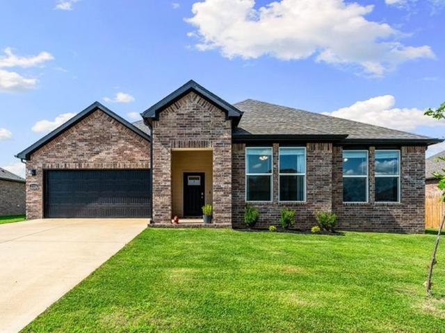 2324 Riggins Ave, Pea Ridge, AR 72751