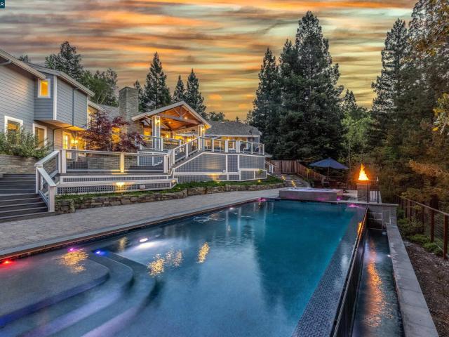 2324 Saddleback Dr