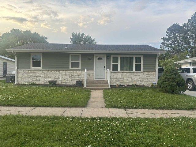 2324 W 8th St, Hastings, NE 68901