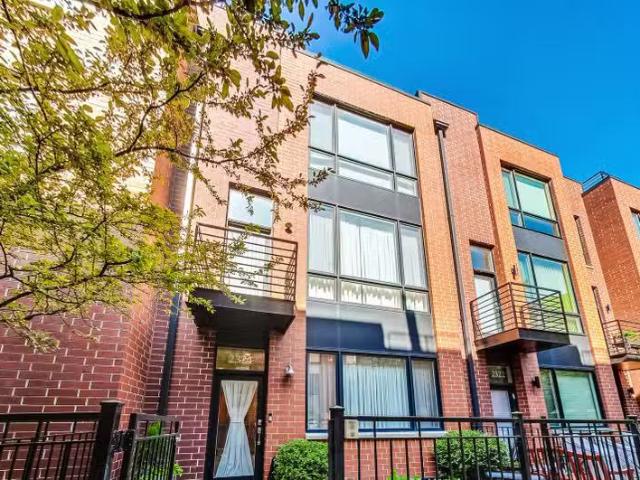 2324 W Wolfram St, Chicago, IL 60618 MLS 12059280