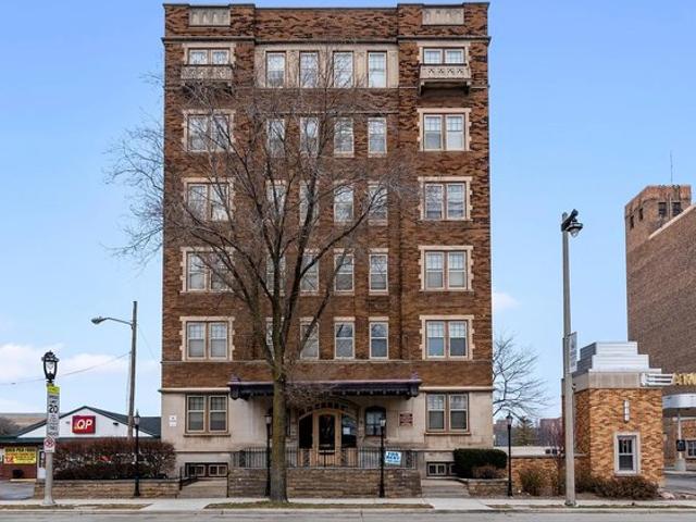 2324 W Wisconsin Ave, Milwaukee, WI 53233
