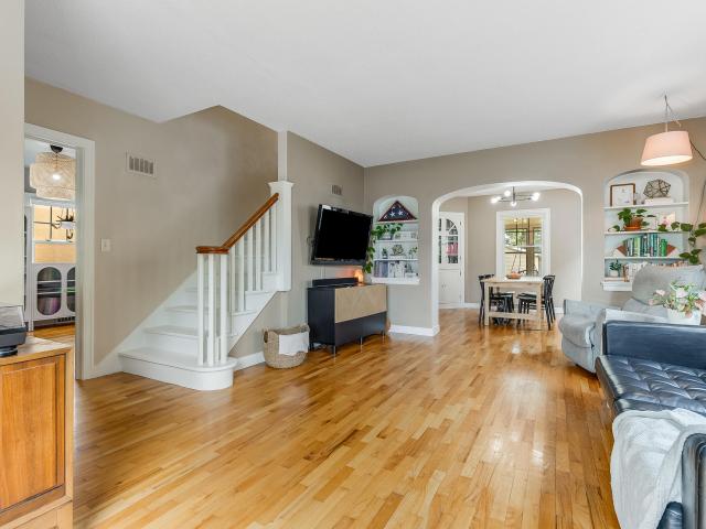 2325 Mississippi St