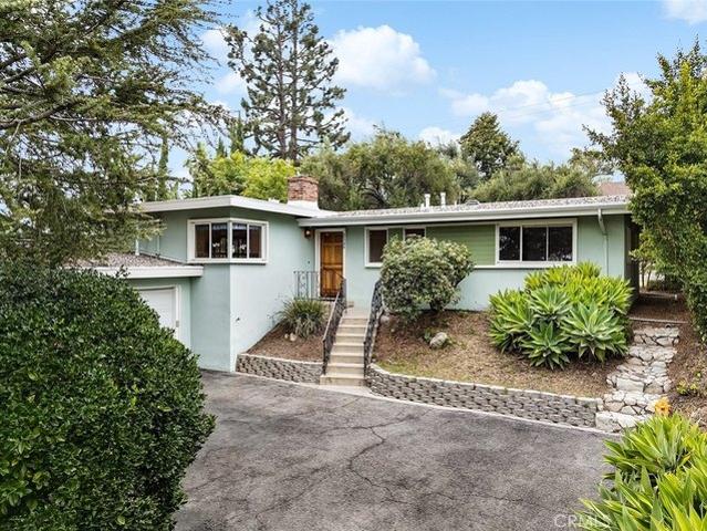 2325 Caracas St, La Crescenta, CA 91214