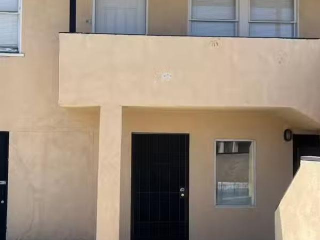 2325 Chester Ln #F, Bakersfield, CA 93304