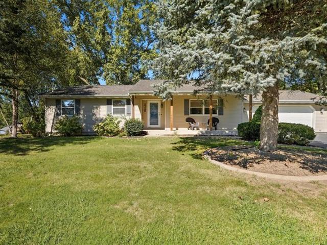 2325 Drop Anchor Dr, Crown Point, IN 46307