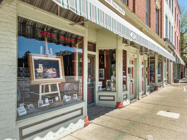 23/25 E Cross Street