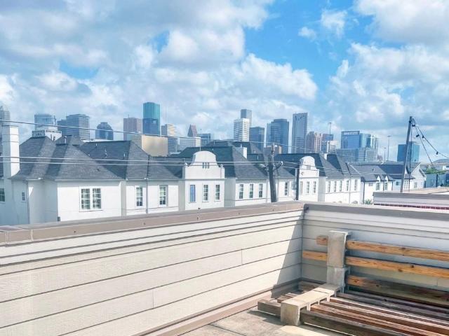 2325 Hutchins St, Houston, TX 77004 | MLS #48897 | Compass