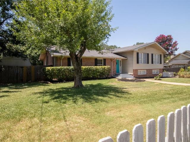 2325 Lake Ridge Circle