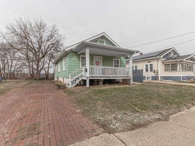 2325 S 4th St, Rockford, IL 61104