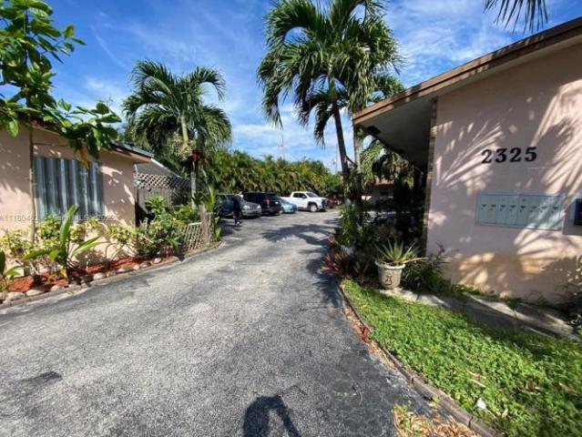 2325 Taylor St #2 Hollywood, FL 33020