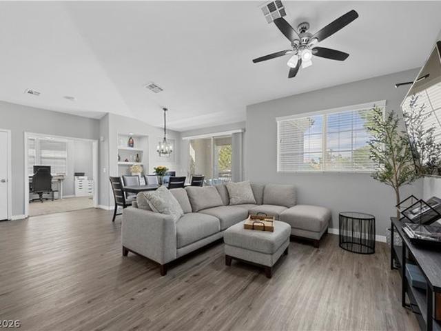 2325 Windmill Pkwy Apt 1124, Henderson, NV 89074