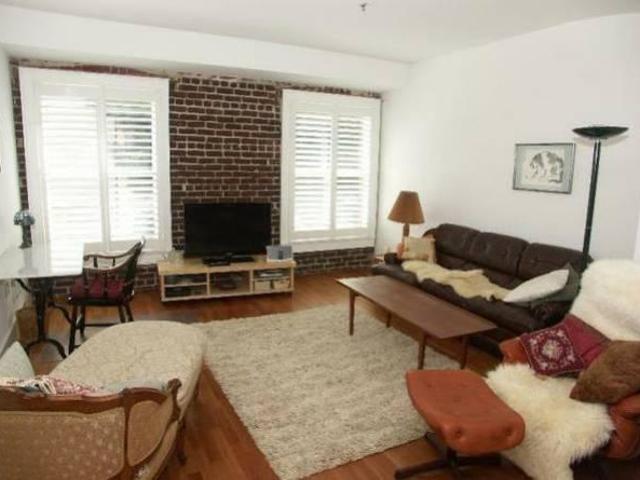 $2325 / 1br Spectacular fully furnished one bedroom