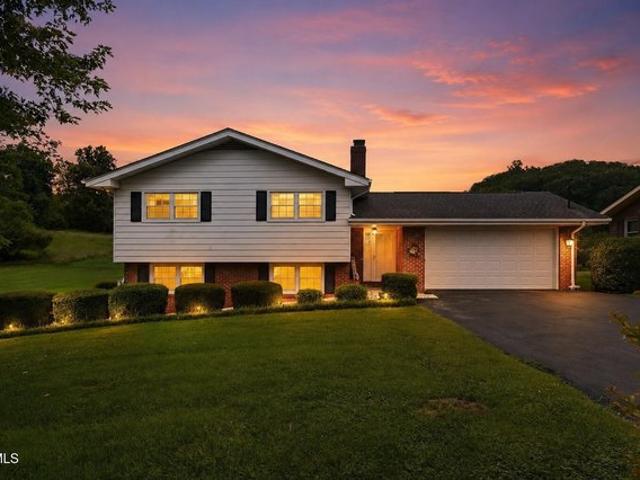 23261 Edgewood Dr, Bristol, VA 24202