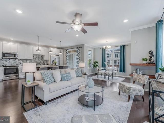 23266 Southdown Manor Ter Unit 105, Ashburn, VA 20148