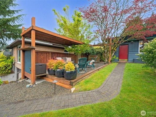 2326 NE 91st St, Seattle, WA 98115