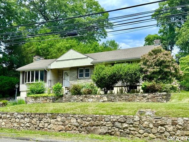 2326 Old Town Rd, Bridgeport, CT 06606
