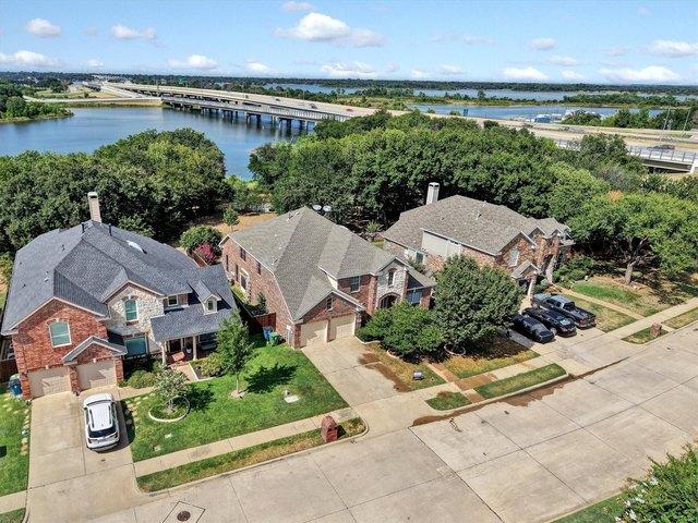 2326 Balleybrooke Dr, Lewisville, TX 75077