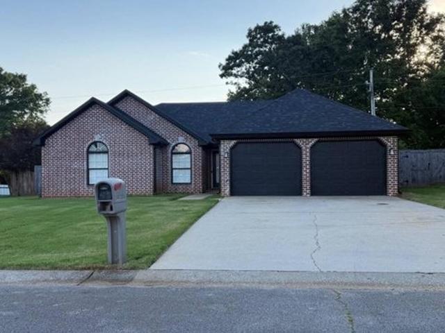 2326 Camden Cv W, Muscle Shoals, AL 35661