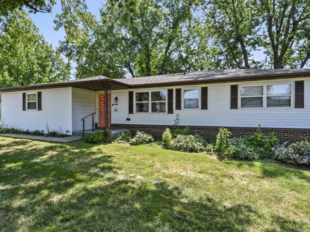 2326 E Nora St, Springfield, MO 65803
