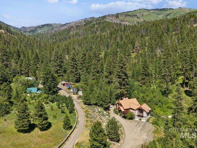 2326 Private Rd
