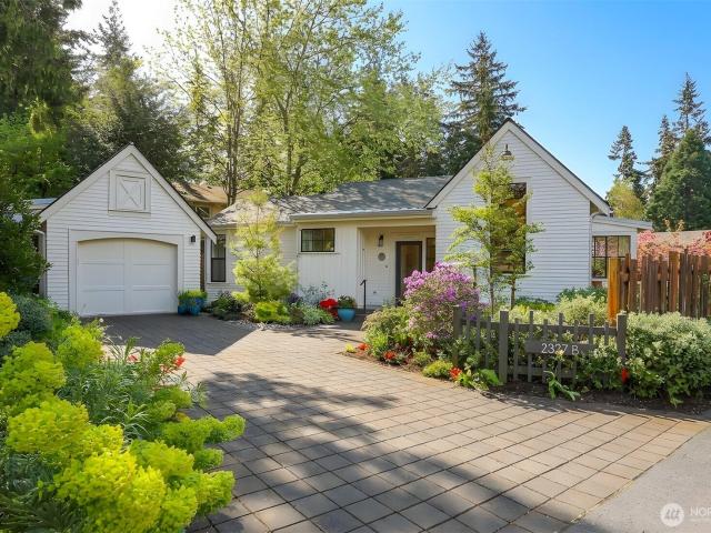2327 NE 127th St, Unit B, Seattle, WA 98125 | MLS #2512 | Compass