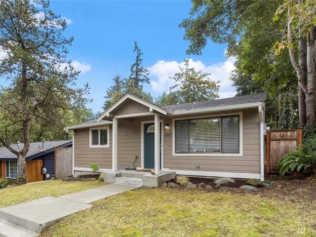 2327 NE 86th St, Seattle, WA 98115